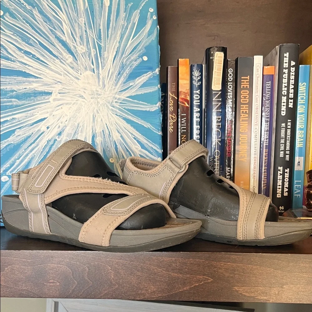 BareTraps | Shoes | Bare Traps Donnatella Comfy Sandals | Poshmark